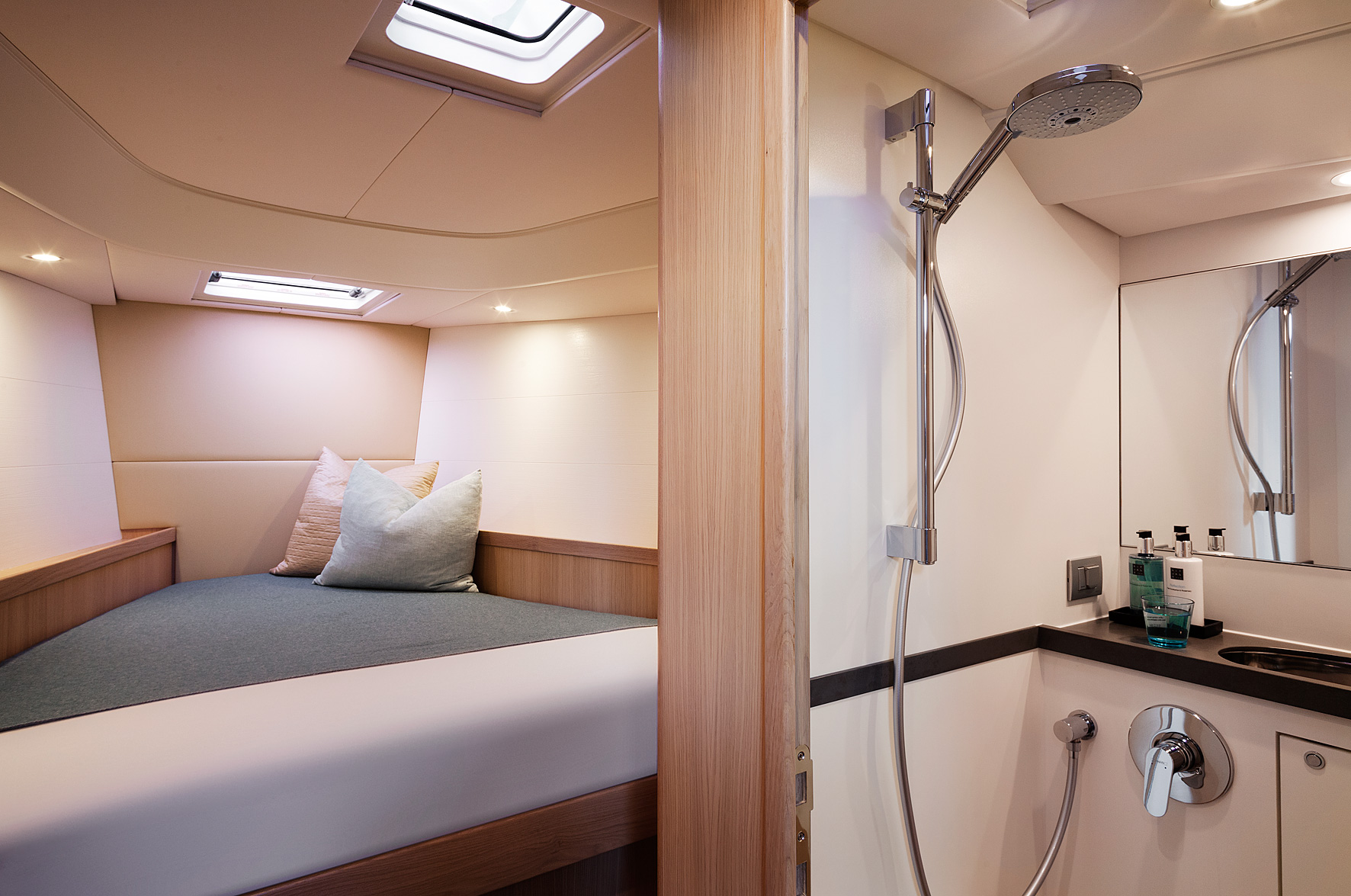 Contest 42CS – Firros Yachts